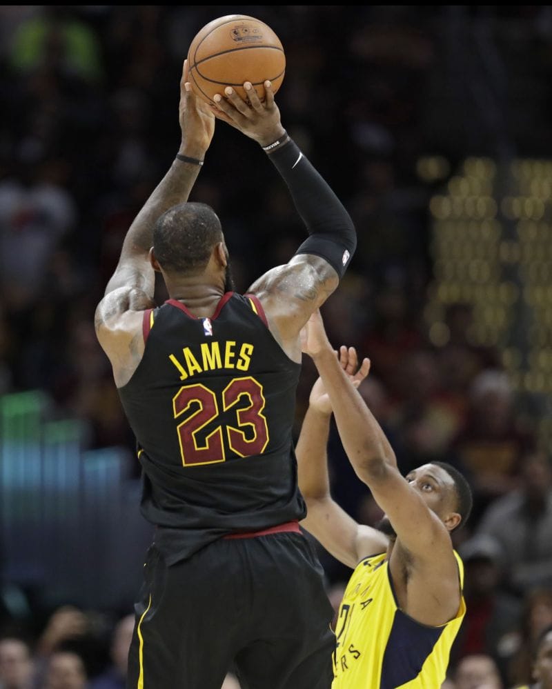 LeBron blocks shot, hits winning 3-pointer at buzzer