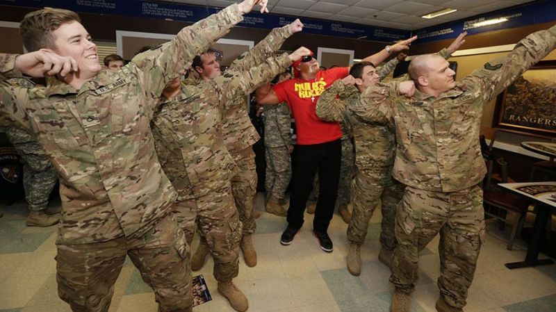 10 WWE Superstars who served in the Military