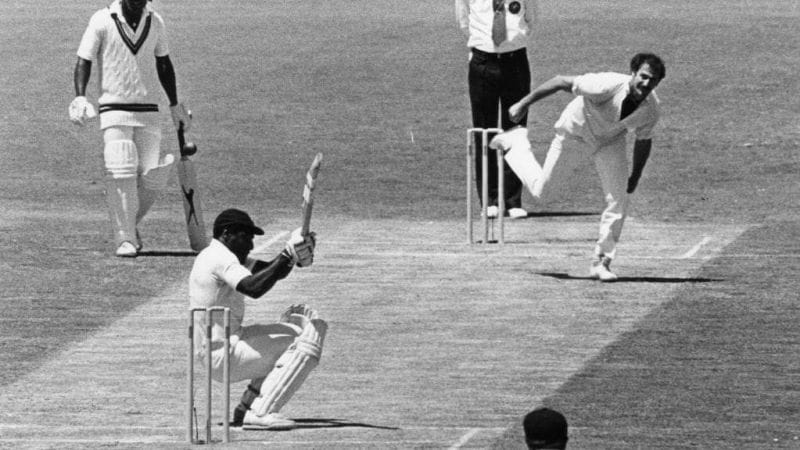 8 fearsome bowlers from the 70s and 80s, and their favorite bunnies