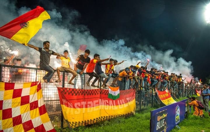 Corteo and Pyros : When East Bengal Ultras did a Legia Warsaw
