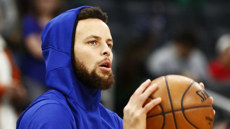Stephen Curry Side View
