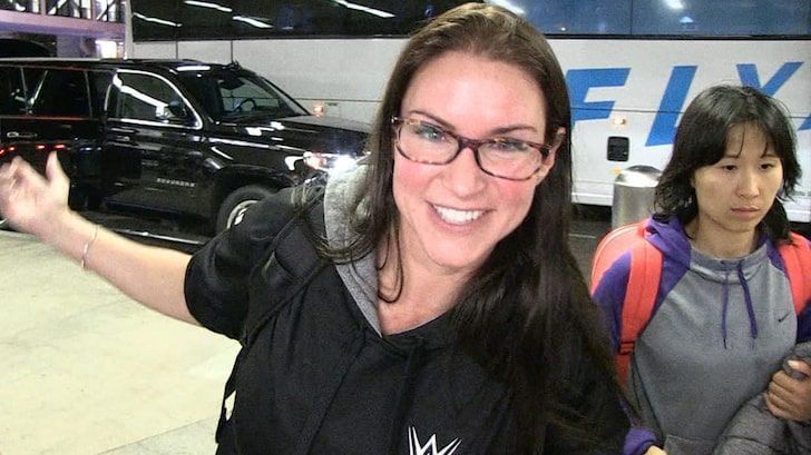 16 WWE Divas without makeup