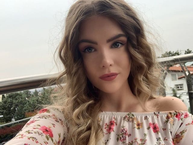 5 most popular female streamers in the world