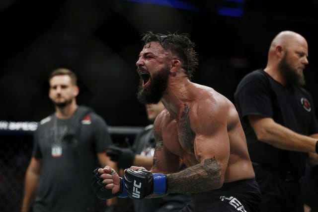Bleeding episode: What happened to Mike Perry?