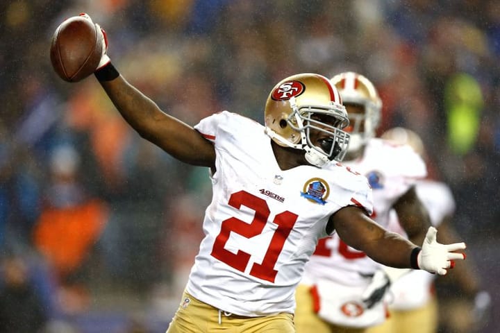 5 greatest NFL players to wear the #21 jersey