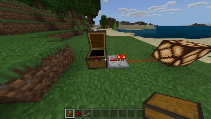 How to make a Chest in Minecraft & How to Use It