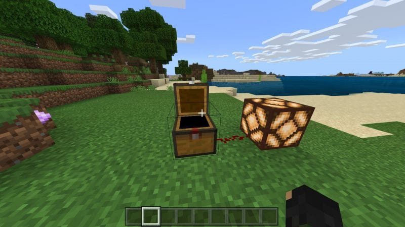 How to make a Chest in Minecraft & How to Use It