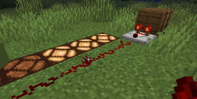 Minecraft comparators are a hidden gem of Redstone