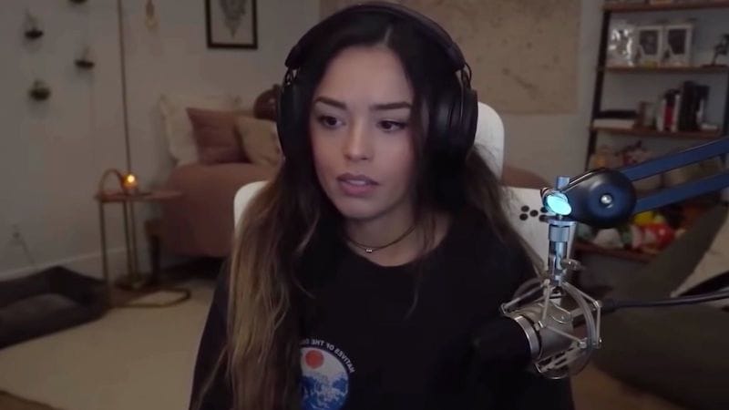 Streamer Valkyrae - Gaming Setup: List of Game ,Mouse, PC Settings