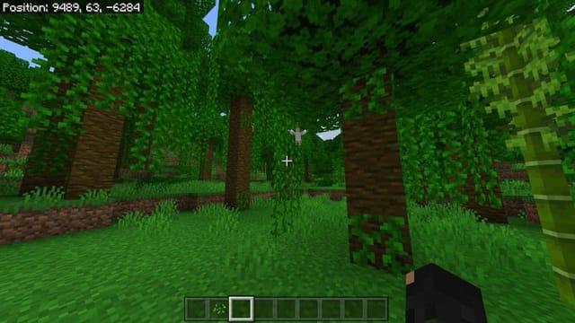 Parrots in Minecraft: Spawning, Behavior & Drops