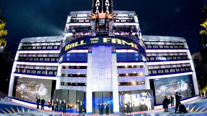 5 best WrestleMania set designs of all time