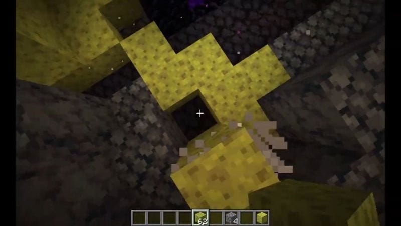 How to use sponges efficiently in Minecraft