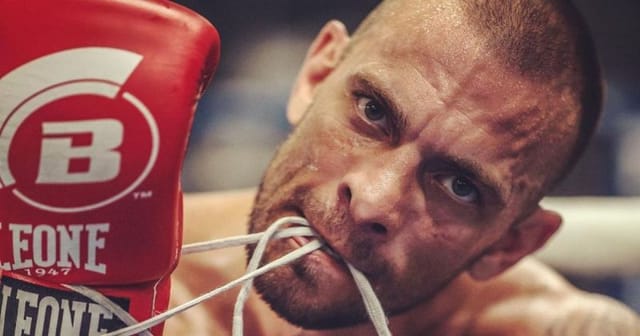 What is Joe Schilling's MMA record?