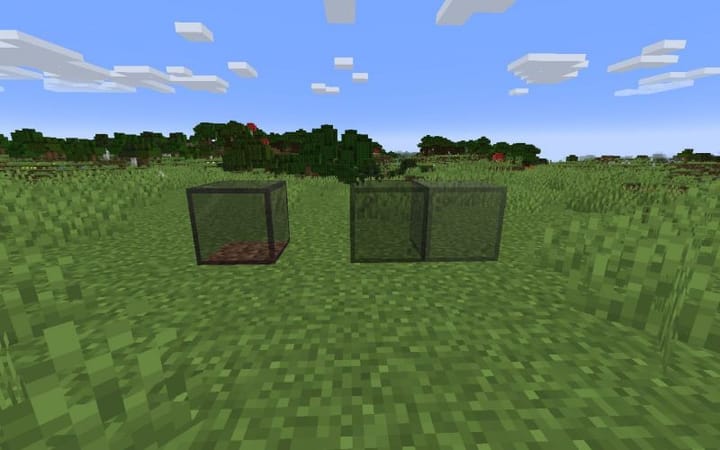 What does tinted glass do in Minecraft?