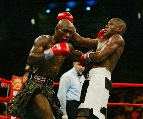 5 times Floyd Mayweather was hurt during a fight in his career