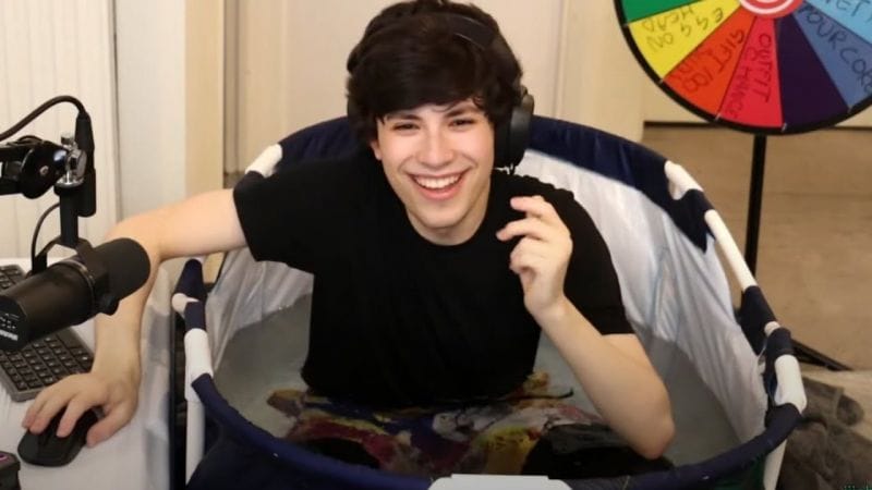 Who are the 5 hunters in Dream's Minecraft speedrunner vs hunters series?