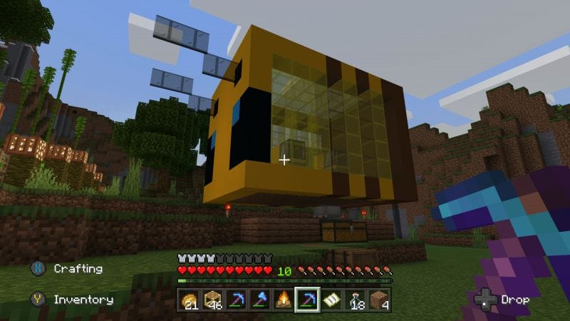 Top 3 bee farm designs in Minecraft