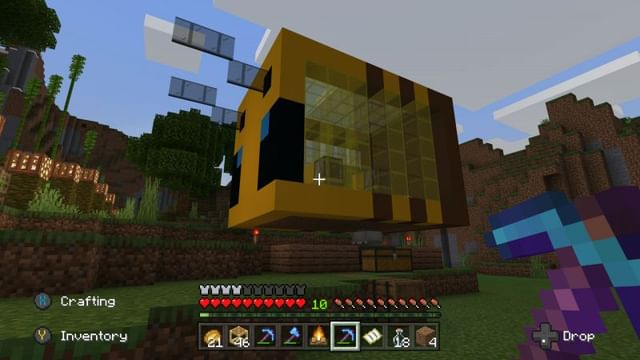 Top 3 bee farm designs in Minecraft