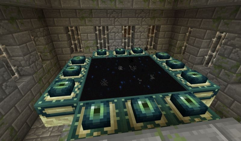 How many strongholds are there in a standard Minecraft world?