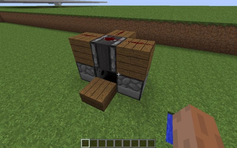 How to build a micro crop farm in Minecraft