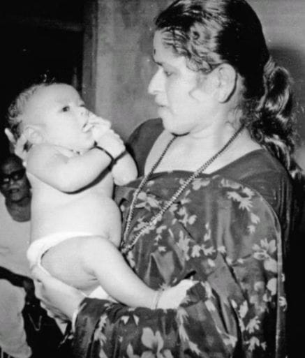 Sachin Tendulkar's Family - Father, Mother, Brothers, Sister, Wife, Son ...