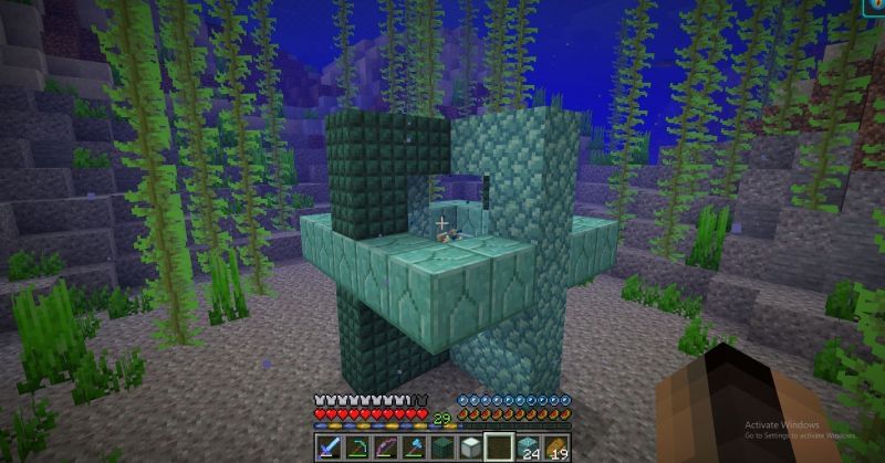 How to use a conduit in Minecraft