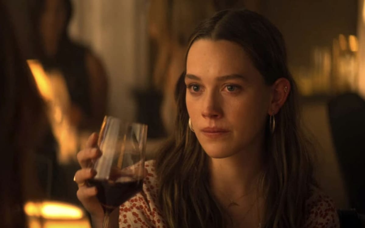'You' Season 3 full cast list: Meet Penn Badgley, Victoria Pedretti ...