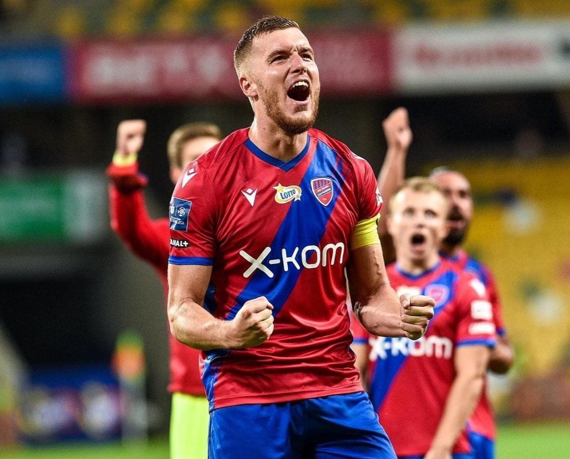 Top 5 strongest players in FIFA 22 based on the strength stat