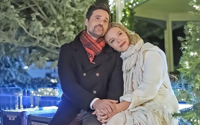 'One December Night' full cast list: Peter Gallagher, Eloise Mumford ...