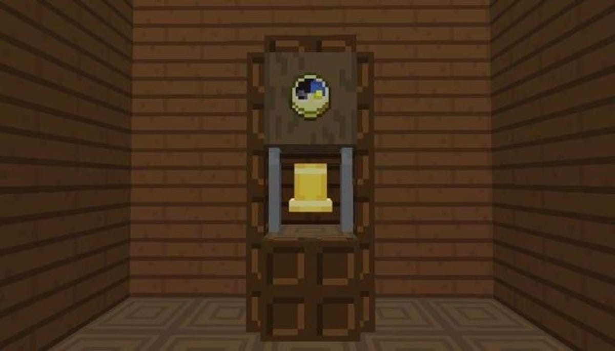 How to use a clock in Minecraft