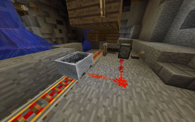 How to use a detector rail in Minecraft