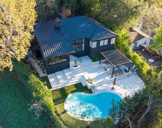 Olivia Munn and her mother, Kim Schmid, sued for wrongful death of worker