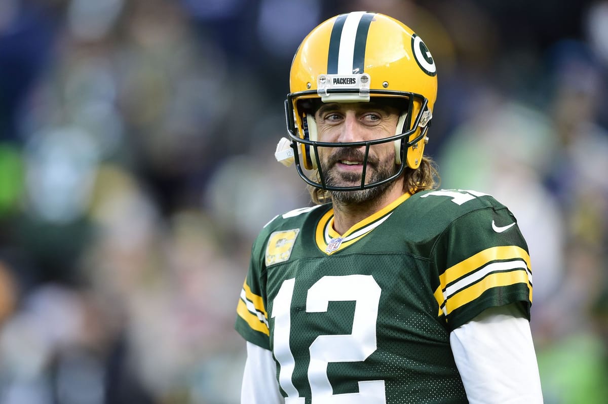 Aaron Rodgers called out by NFL fans for hug