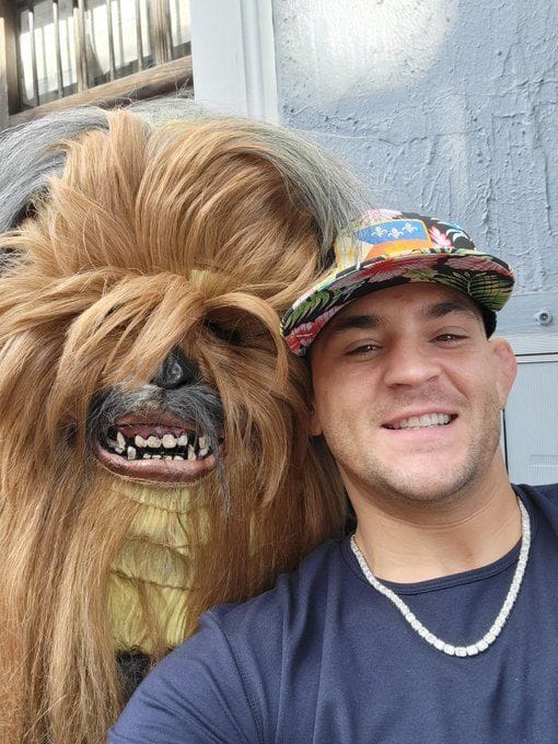 UFC News - Dustin Poirier tells fan he’ll never have his crooked nose fixed