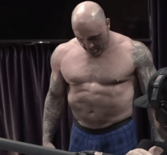 "Steroid piñata": Joe Rogan supporters slammed for 'body shaming' Ethan ...