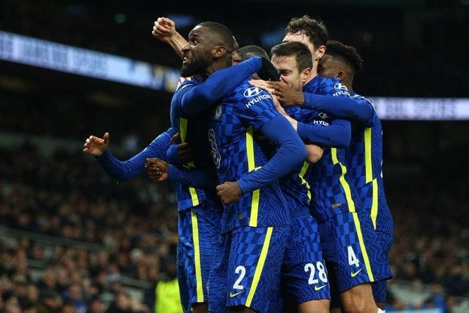 “Would be crazy” – Paul Robinson warns Chelsea against making ...