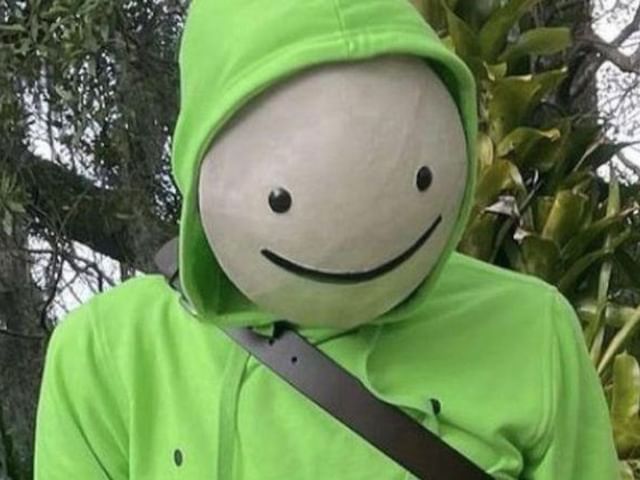 Minecraft star Dream wishes everyone a New Year on Twitter