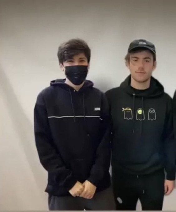Minecraft star Sapnap shows his passport as he plans to meet GeorgeNotFound