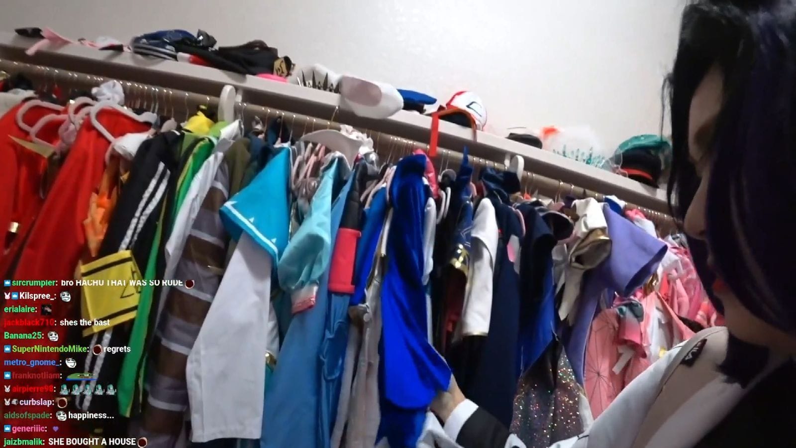 HAchubby confronts Emiru about her dress collection