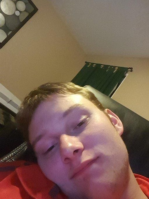 Twitter roasts Pokimane fans for wearing Poki-themed t-shirt, 'simp ...