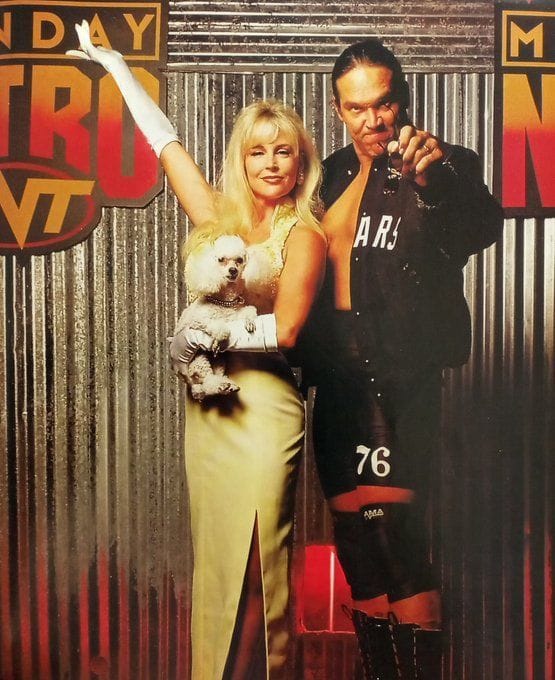 5 WWE Superstars who have married several wrestlers