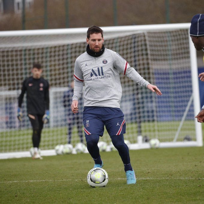 Is Lionel Messi playing for PSG against Rennes tonight?