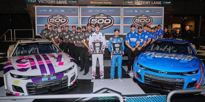 Here's a sneak peek at Kyle Larson's #5 Hendrick Motorsports Chevy ...