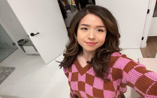 Pokimane compares GTA 5 RP and IRL friends