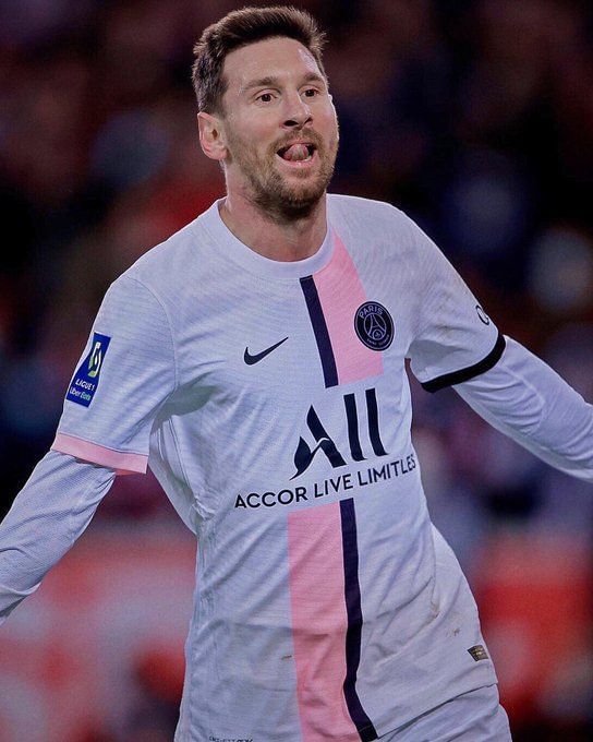 Twitter erupts as Lionel Messi shines in PSG's 5-1 victory over Lille