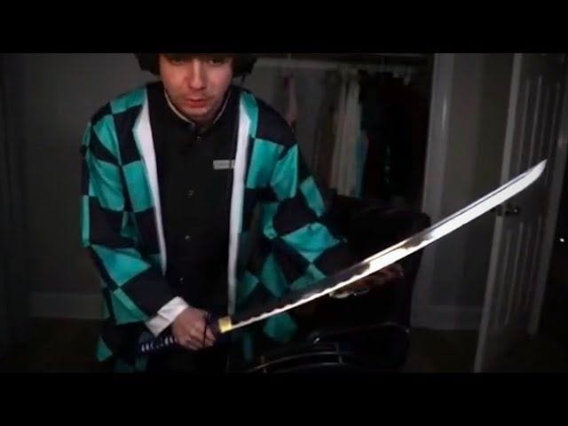 Minecraft YouTuber Karl Jacobs attacks his chair with a katana, has ...