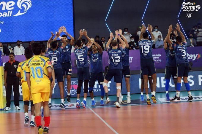 PV Sindhu inducts father PV Ramana into Prime Volleyball League Hall of ...