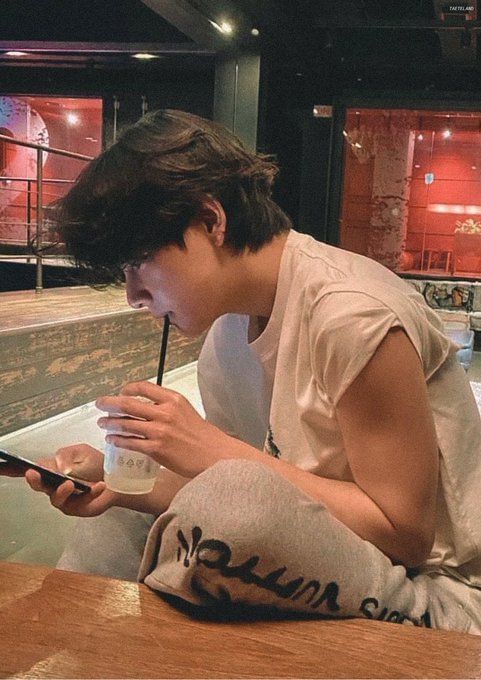 Cosmopolitan Korea awards BTS' V for his fit and handsome physique