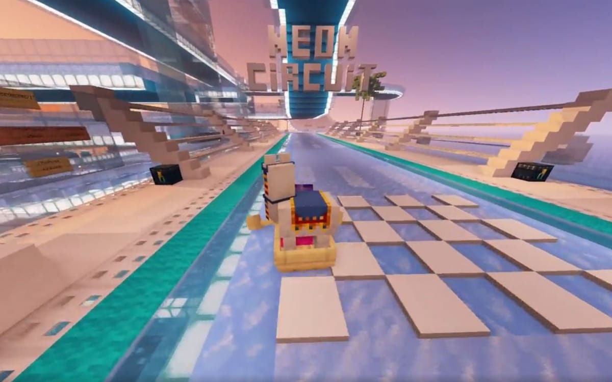 Minecraft Redditor showcases brilliant ice boat race track