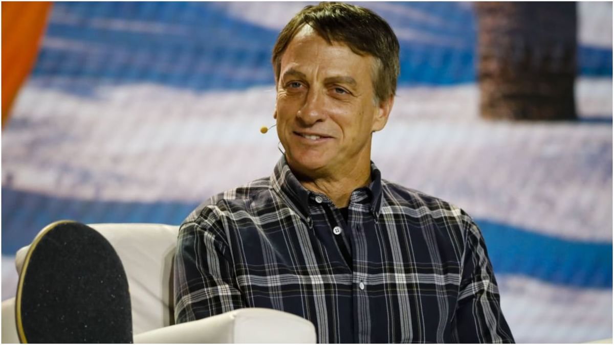 What happened to Tony Hawk? Skateboarding legend suffers broken femur ...